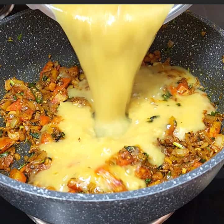 Lasooni Dal Tadka | Simple Garlic Dal Recipe - Cook with Kushi