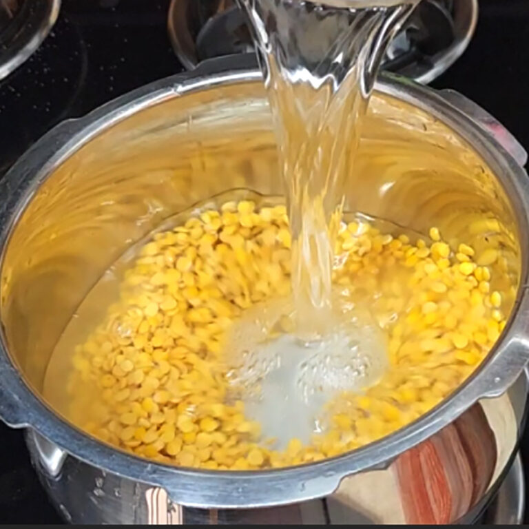 Lasooni Dal Tadka | Simple Garlic Dal Recipe - Cook with Kushi