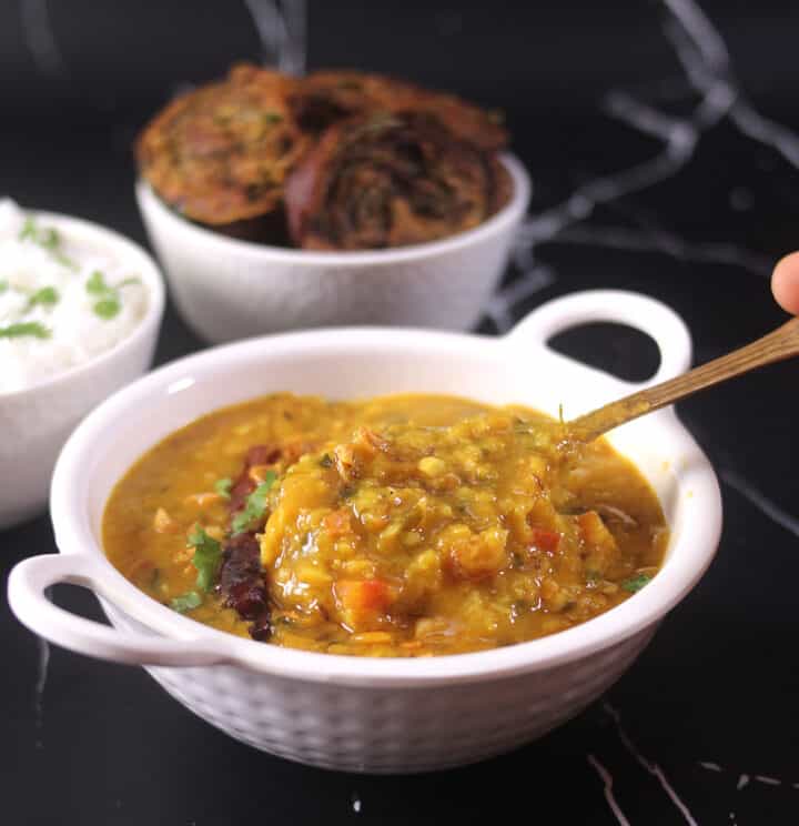 Lasooni Dal Tadka | Simple Garlic Dal Recipe - Cook with Kushi