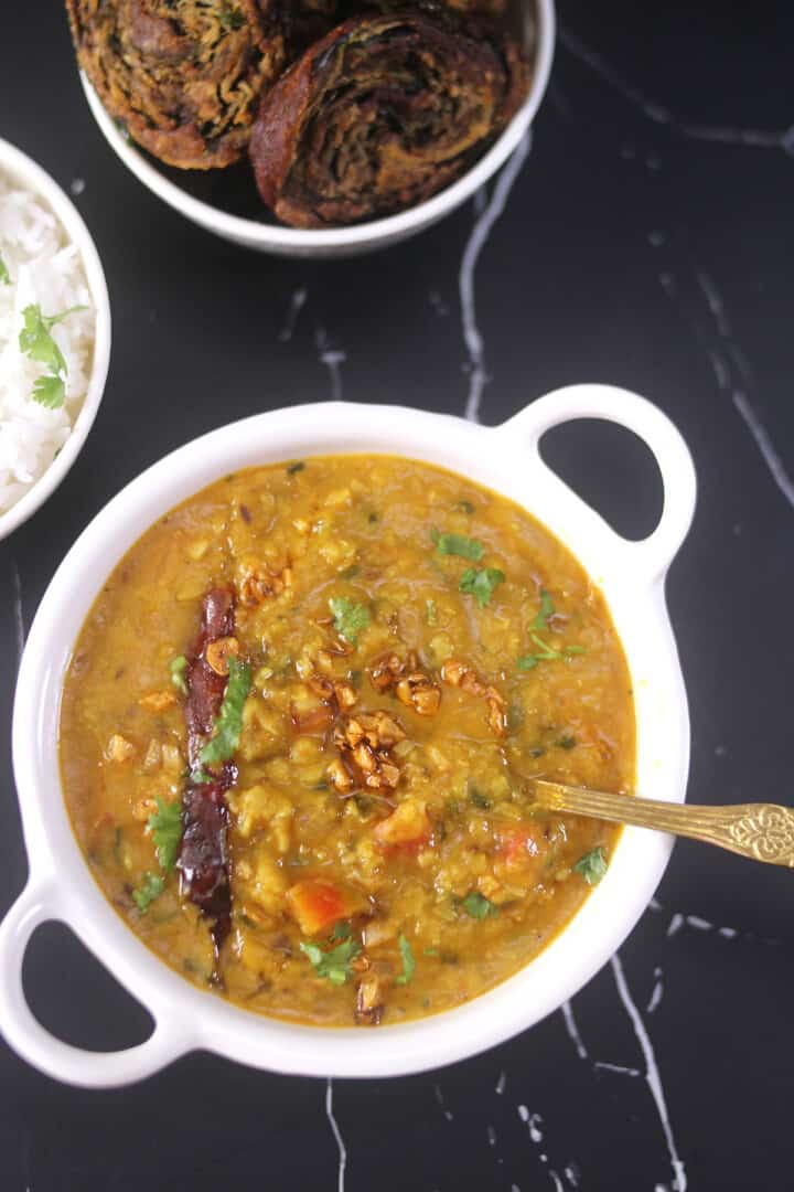 Lasooni Dal Tadka | Simple Garlic Dal Recipe - Cook with Kushi