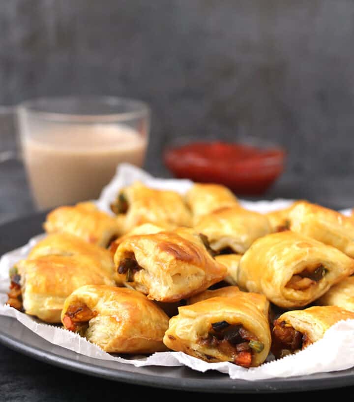 Veg Puffs | Curry Puff | Easy Evening Snack - Cook with Kushi