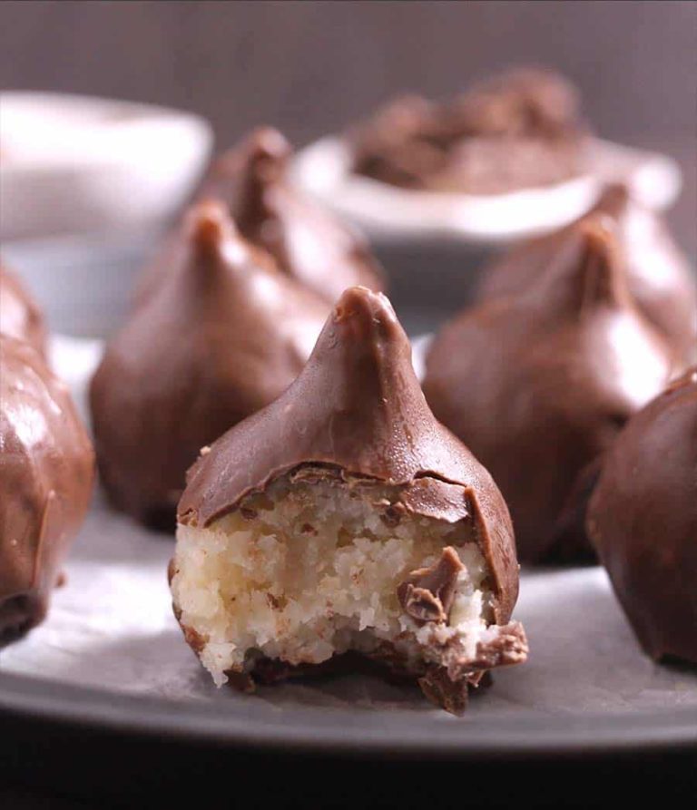 BOUNTY MODAK | CHOCOLATE MODAK | MOUNDS MODAK - Cook with Kushi
