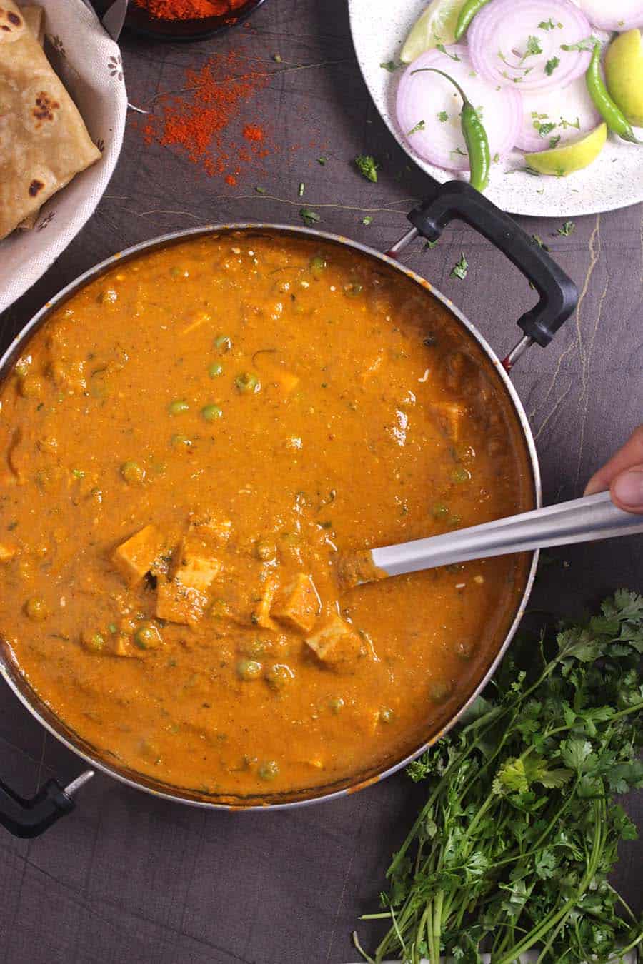 Matar Paneer Recipe | Green Peas Paneer Masala Curry
