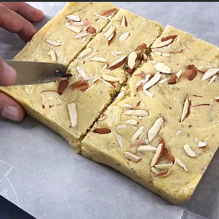 Rava Burfi Recipe | Rava Coconut Barfi - Cook with Kushi